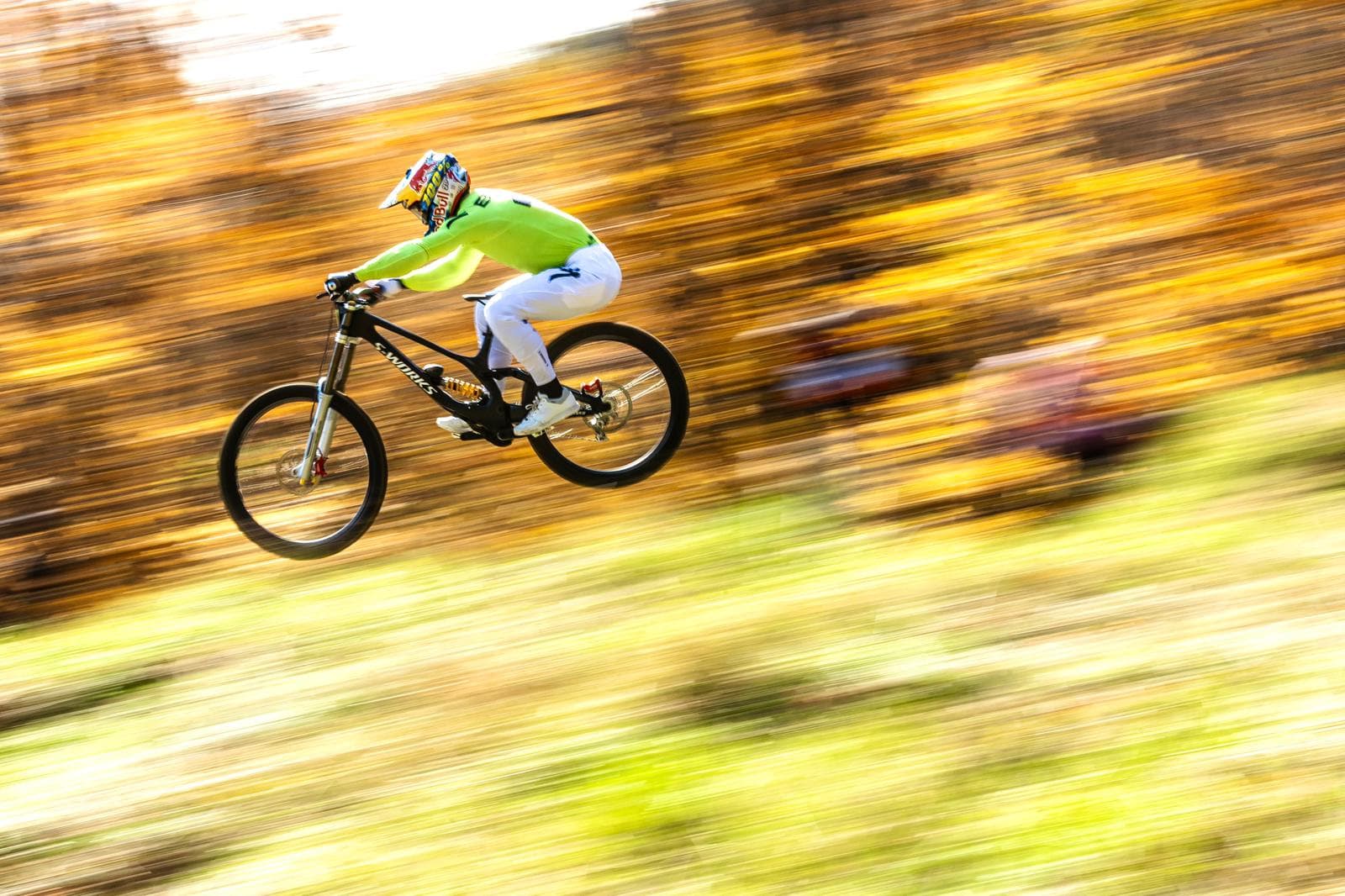 2024 UCI Mountain Bike World Championships: Höll and Vergier win Elite ...